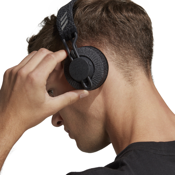 Noi modele de casti wireless Adidas dedicate fitnessului